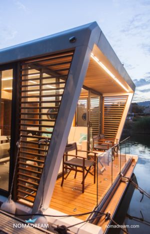New: houseboats, mobile homes and floating houses for sale